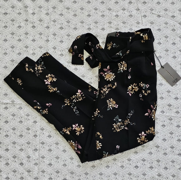One | Pants & Jumpsuits | One By Chapter One Floral Peg Leg Pants ...